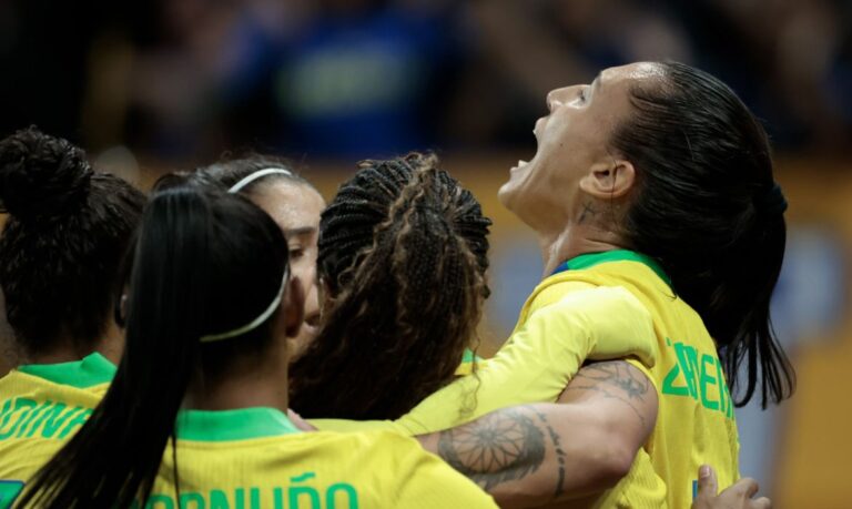 Brasil vence Estados Unidos de virada em amistoso emocionante na Neo ...